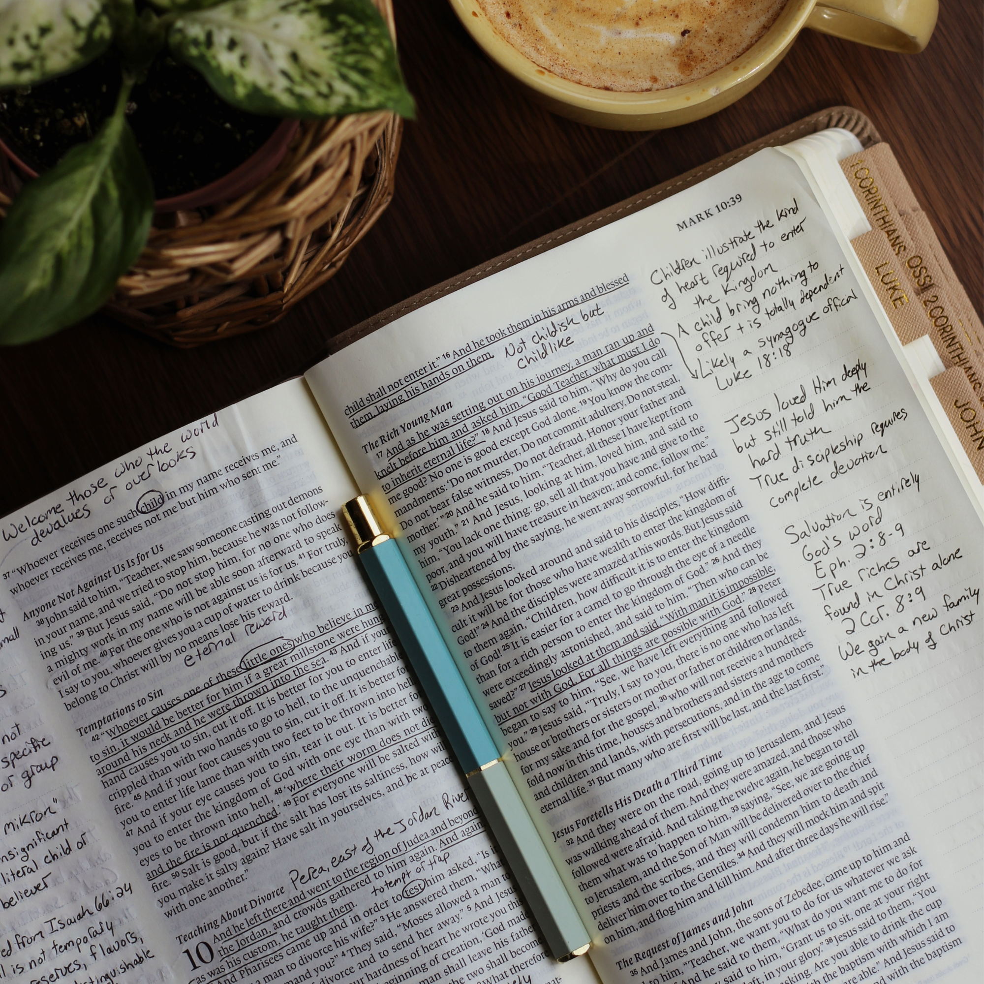 Book Journaling Tips | How to Use Sticky Notes & Pens to Enhance ...